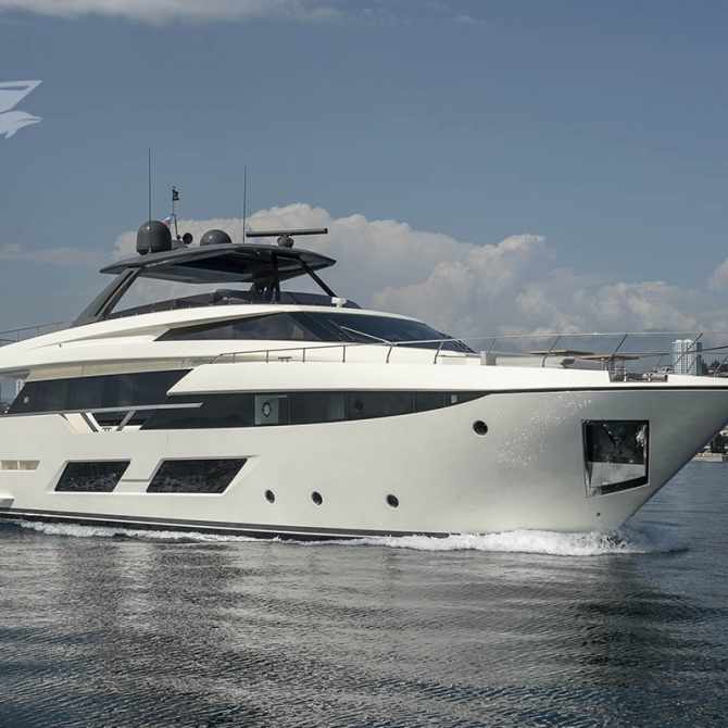 Аренда яхты Ferretti 92 в Сочи - яхта Ферретти в Сочи